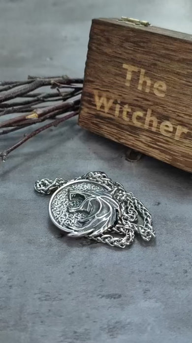 Madeinsea© - Witcher Wolf Head Pendant Necklace